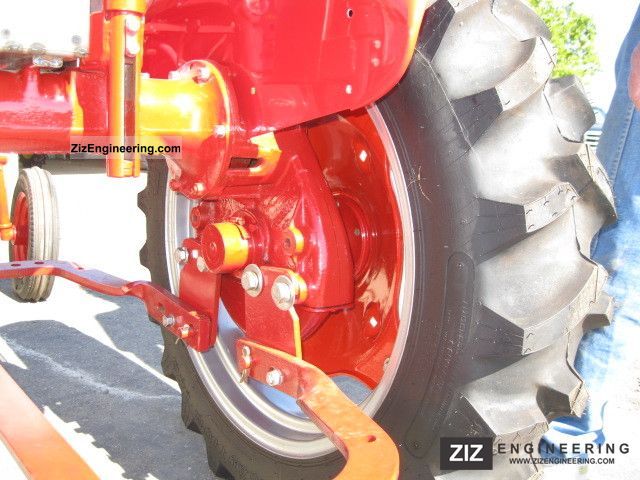 McCormick Farmall Club 1953 Agricultural Tractor Photo and Specs