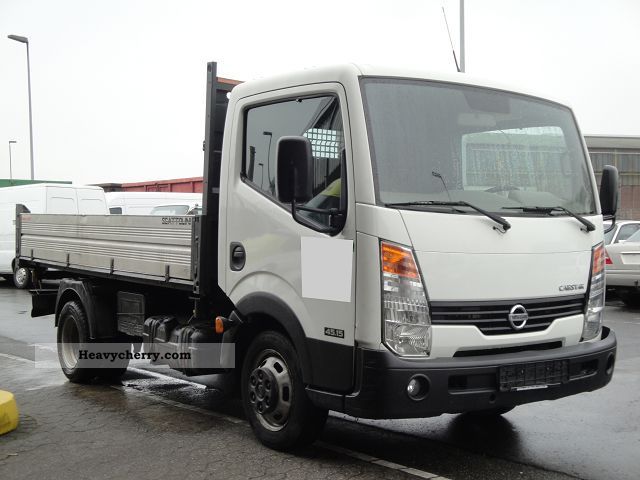Nissan Cabstar 45.15. Three-way tipper with crane-Manuel 2007 Tipper Truck Photo and Specs